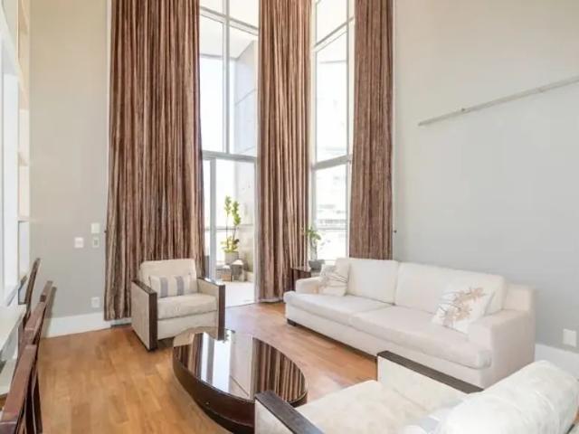 Apartamento para alugar, com 157m², MOBILIADO, 2 quartos, 2 suítes e 3 vagas determinadas
