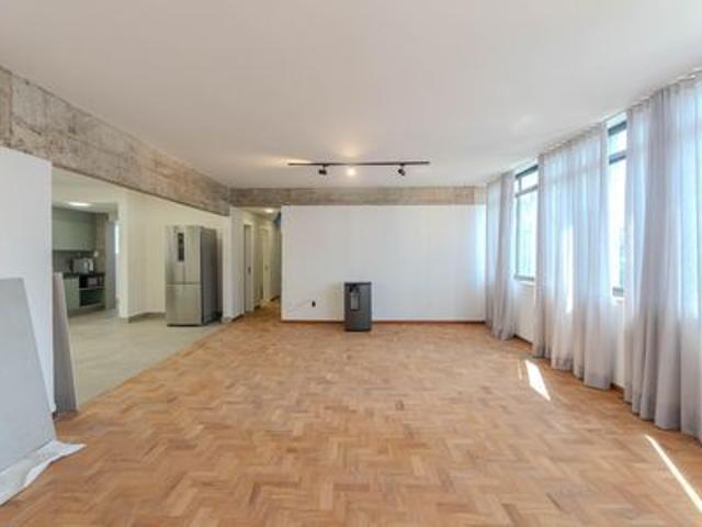 Apartamento para alugar com 150m², 4 quartos e 1 vaga