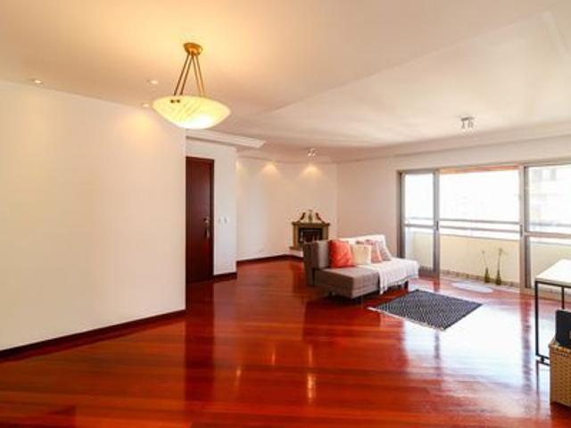 Apartamento para alugar com 152m², 4 quartos e 4 vagas