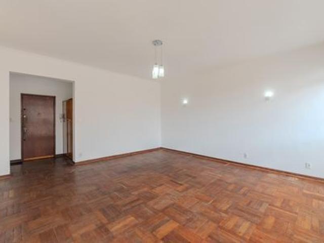 Apartamento para alugar com 160m², 4 quartos e sem vaga