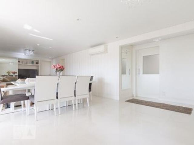 Apartamento para alugar com 160m², 3 quartos e 2 vagas