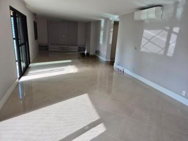 Apartamento para alugar com 160m², 3 quartos e 3 vagas