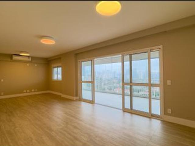 Apartamento para alugar com 175m², 3 quartos e 3 vagas