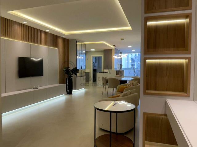 Apartamento para alugar com 183m², 3 quartos e 3 vagas