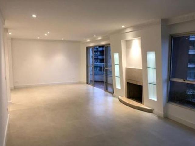 Apartamento para alugar com 195m², 4 quartos e 3 vagas