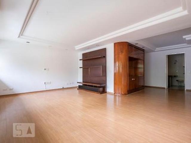 Apartamento para alugar com 198m², 4 quartos e 2 vagas