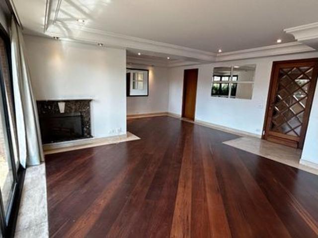 Apartamento para alugar com 198m², 4 quartos e 3 vagas