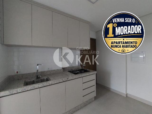 Apartamento para alugar com 1 Suíte + 1 Quarto em Zona 08, Maringá PR