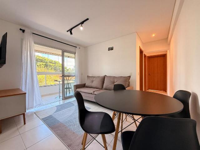 Apartamento para alugar com 1 Suíte + 1 Quarto em Zona 08, Maringá PR