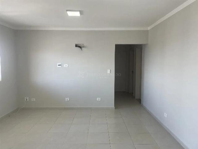 Apartamento para alugar com 1 Suíte + 2 Quartos em Zona 03, Maringá PR