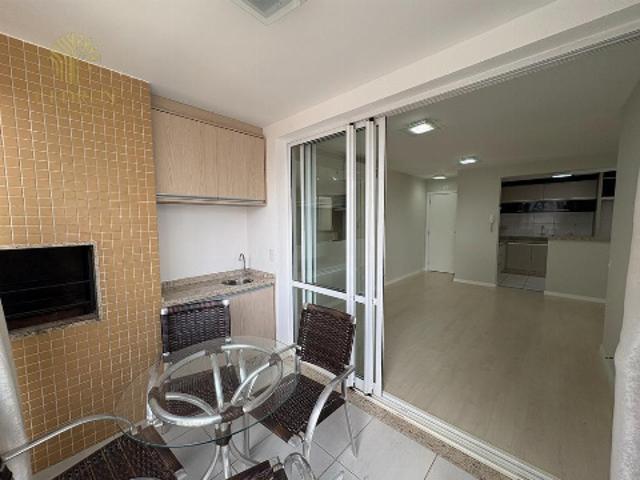 Apartamento para alugar com 1 Suíte + 2 Quartos em Zona 08, Maringá PR