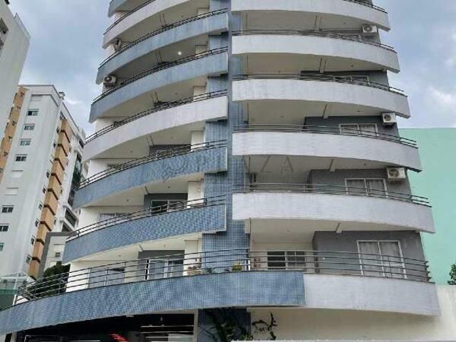 Apartamento para alugar com 205m², 3 quartos e 1 vaga