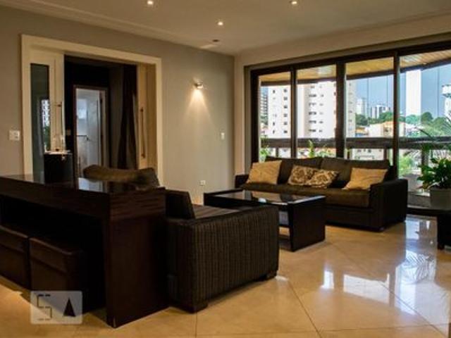 Apartamento para alugar com 205m², 3 quartos e 3 vagas