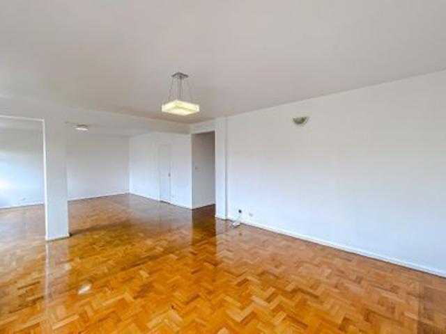 Apartamento para alugar com 206m², 4 quartos e 1 vaga