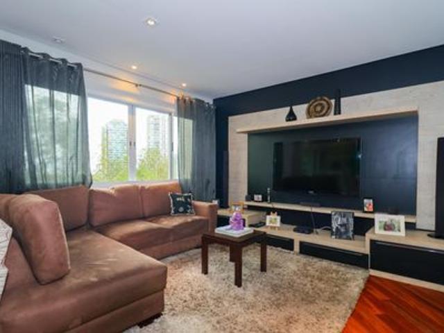 Apartamento para alugar com 207m², 4 quartos e 3 vagas