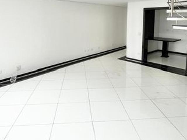 Apartamento para alugar com 208m², 3 quartos e 1 vaga
