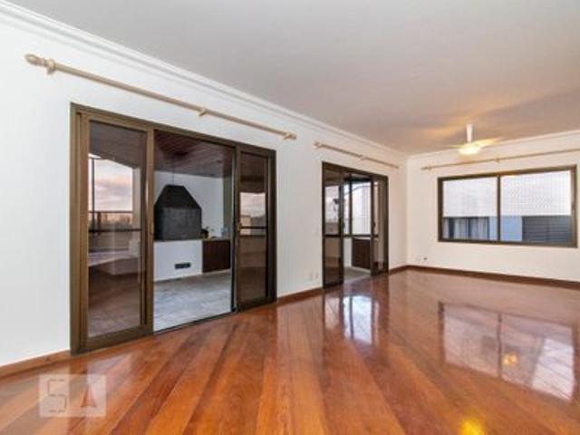 Apartamento para alugar com 200m², 4 quartos e 4 vagas