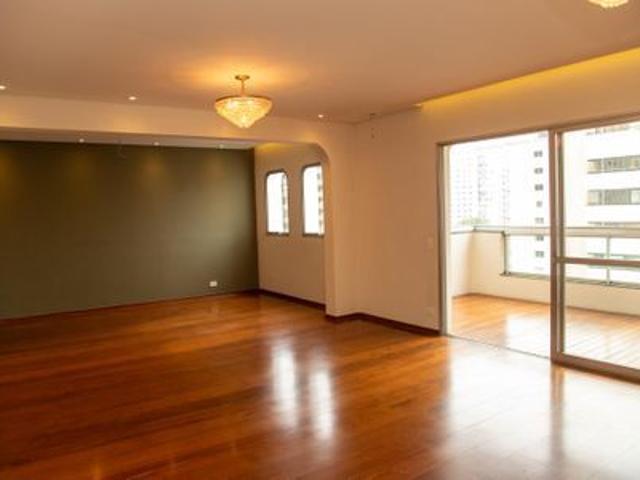 Apartamento para alugar com 200m², 4 quartos e 4 vagas