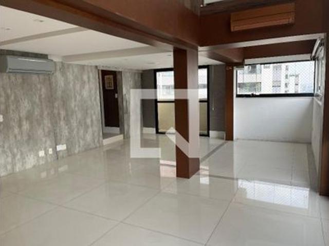 Apartamento para alugar com 200m², 3 quartos e 3 vagas