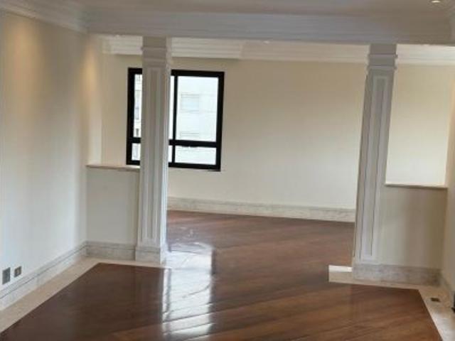 Apartamento para alugar com 216m², 3 quartos e 3 vagas