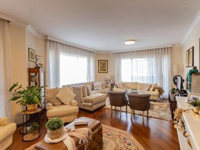 Apartamento para alugar com 217m², 4 quartos e 3 vagas