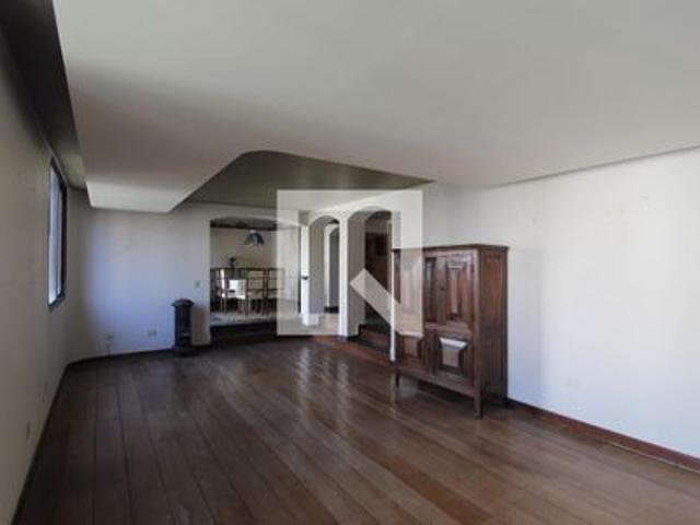 Apartamento para alugar com 210m², 3 quartos e 4 vagas