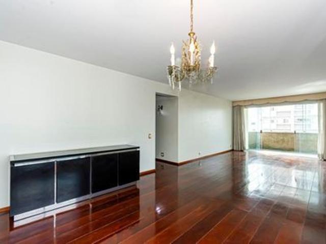 Apartamento para alugar com 210m², 3 quartos e 2 vagas