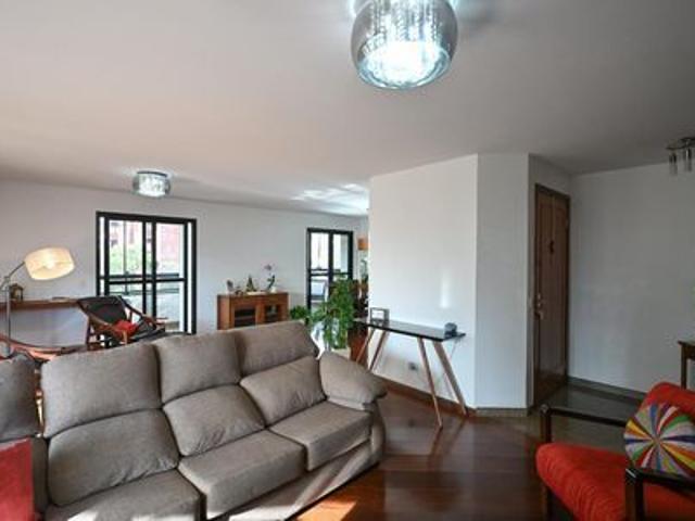 Apartamento para alugar com 229m², 4 quartos e 4 vagas