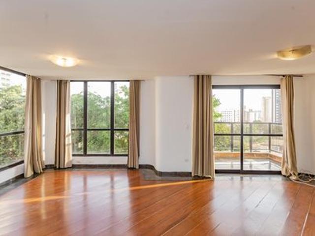 Apartamento para alugar com 220m², 4 quartos e 4 vagas