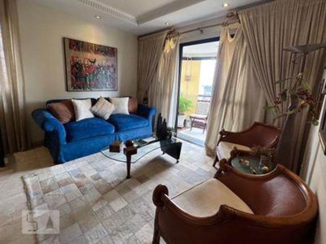 Apartamento para alugar com 220m², 3 quartos e 3 vagas