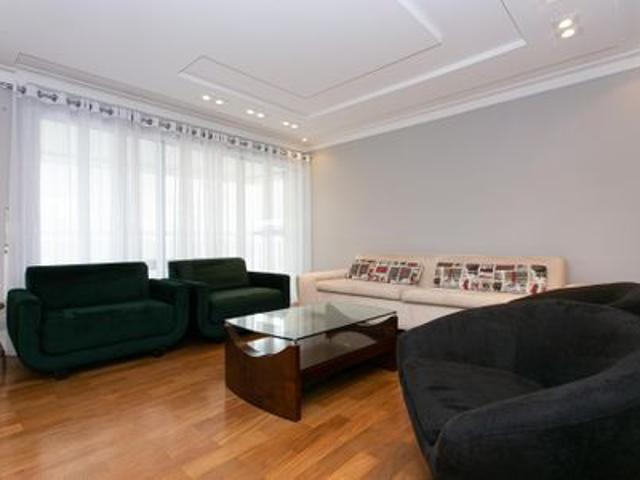 Apartamento para alugar com 235m², 4 quartos e 5 vagas