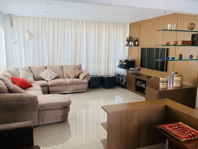 Apartamento para alugar com 230m², 4 quartos e 4 vagas