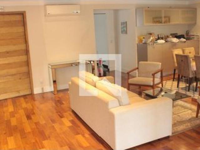 Apartamento para alugar com 233m², 4 quartos e 3 vagas