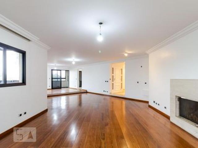 Apartamento para alugar com 266m², 4 quartos e 4 vagas