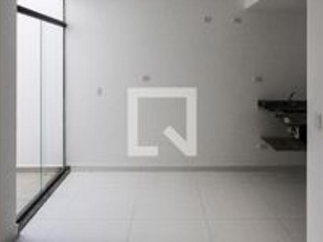 Apartamento para alugar com 33m², 1 quarto e sem vaga