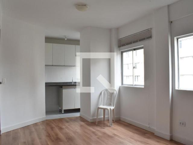 Apartamento para alugar com 33m², 1 quarto e sem vaga