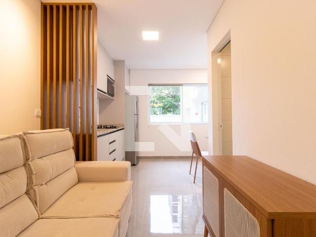 Apartamento para alugar com 34m², 1 quarto e sem vaga
