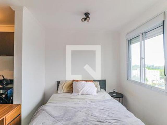 Apartamento para alugar com 34m², 2 quartos e sem vaga
