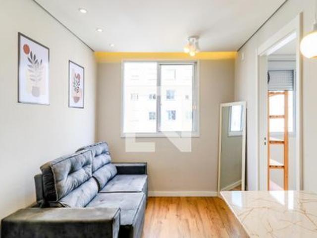 Apartamento para alugar com 34m², 2 quartos e sem vaga