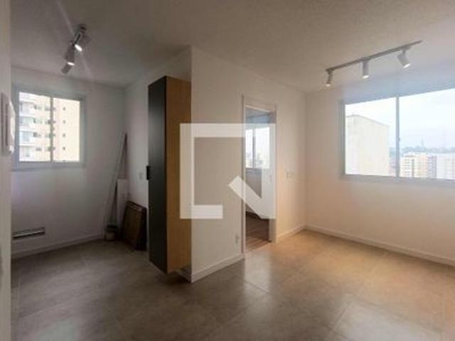 Apartamento para alugar com 34m², 2 quartos e sem vaga
