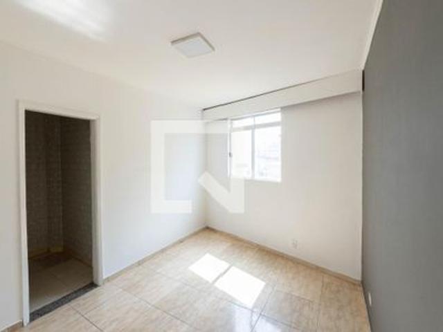 Apartamento para alugar com 37m², 1 quarto e sem vaga