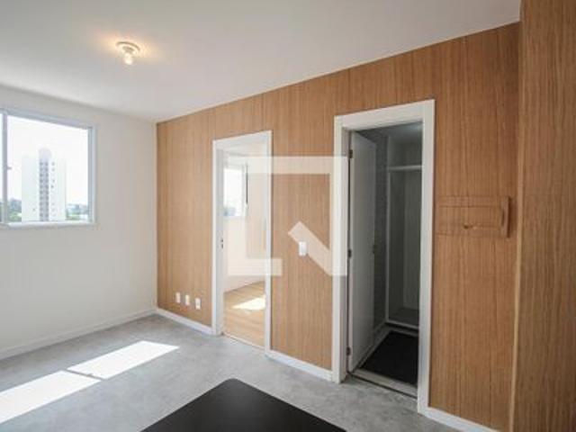 Apartamento para alugar com 37m², 2 quartos e sem vaga