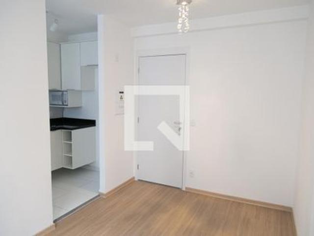 Apartamento para alugar com 38m², 2 quartos e sem vaga