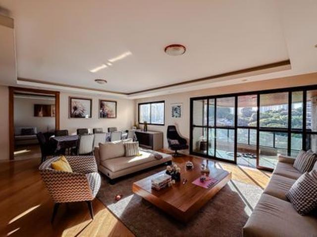 Apartamento para alugar com 396m², 4 quartos e 5 vagas