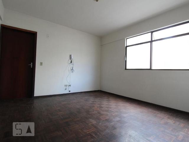 Apartamento para alugar com 57m², 2 quartos e sem vaga