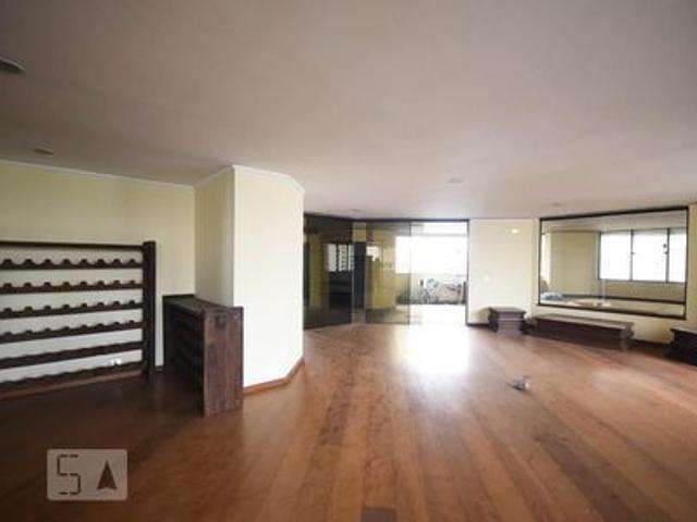 Apartamento para alugar com 675m², 4 quartos e 4 vagas