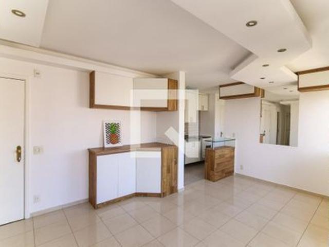 Apartamento para alugar com 70m², 2 quartos e 3 vagas
