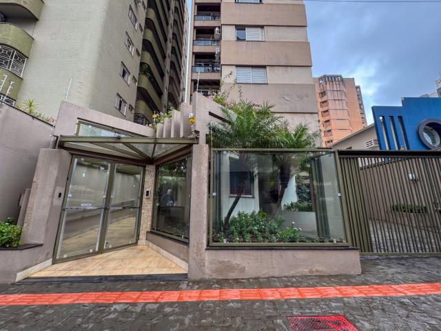 Apartamento para alugar no Edifício Solar de Bragança, Centro