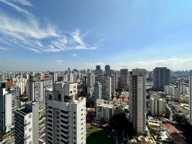 Apartamento para alugar ou vender no Air Brooklin em andar alto com vaga próx metrô, Aeroporto Itaim