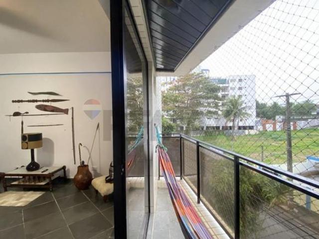 Apartamento para comprar 2 dormitórios a 250 metros da Praia do Tombo Guarujá